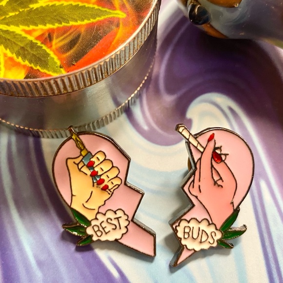 Accessories | Free Best Buds Pin Set | Poshmark